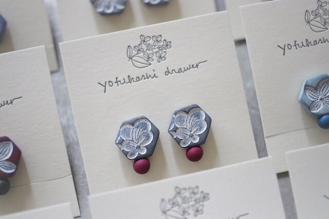 陶土の草花耳かざり : : : 1018（ピアス） | iichi ハンドメイド・クラフト作品・手仕事品の通販