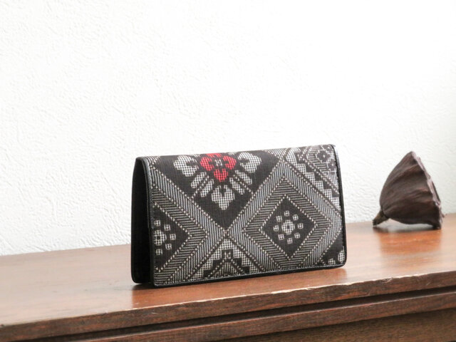 | 再入荷 | 奄美大島紬：カードケース #0322 | iichi 日々の暮らしを心地よくするハンドメイドやアンティークのマーケットプレイス