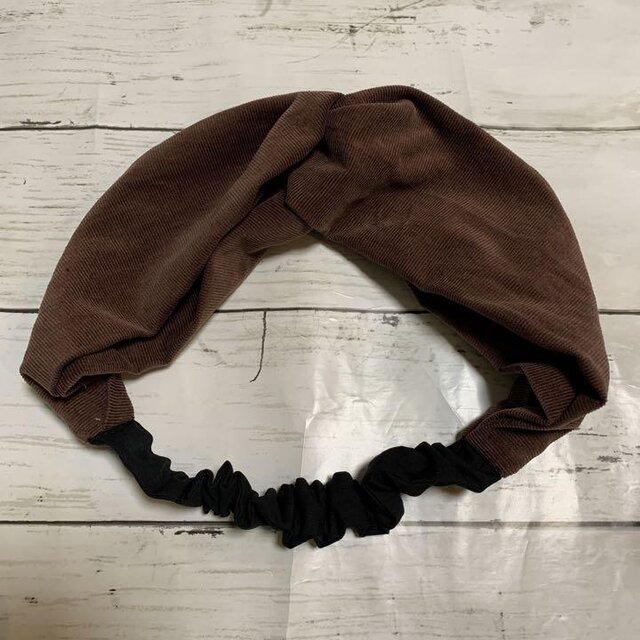 クロスヘアバンド・コーデュロイ ・茶・レディース・フリーサイズ ・頭周り56cm | iichi ハンドメイド・アンティーク・食品・ギフト・手作り