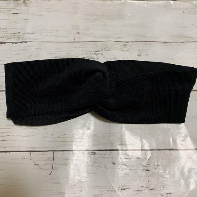 クロスヘアバンド・コーデュロイ ・黒・レディース・フリーサイズ ・頭周り56cm | iichi ハンドメイド・クラフト作品・手仕事品の通販