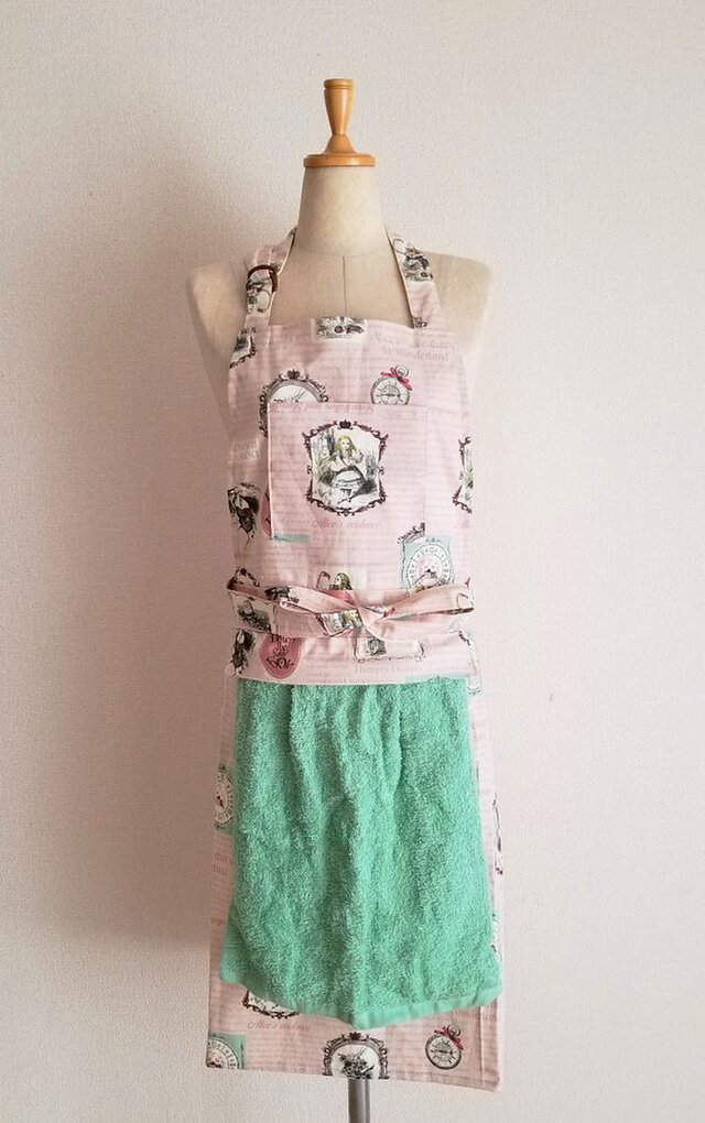 究極のズボラ☆エプロン(ファンタジー柄) | iichi ハンドメイド・クラフト作品・手仕事品の通販