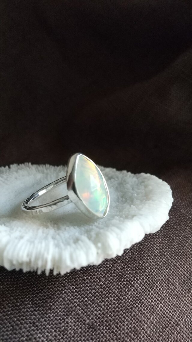エチオピアオパールシルバーリング#13.5～14 | iichi ハンドメイド・クラフト作品・手仕事品の通販