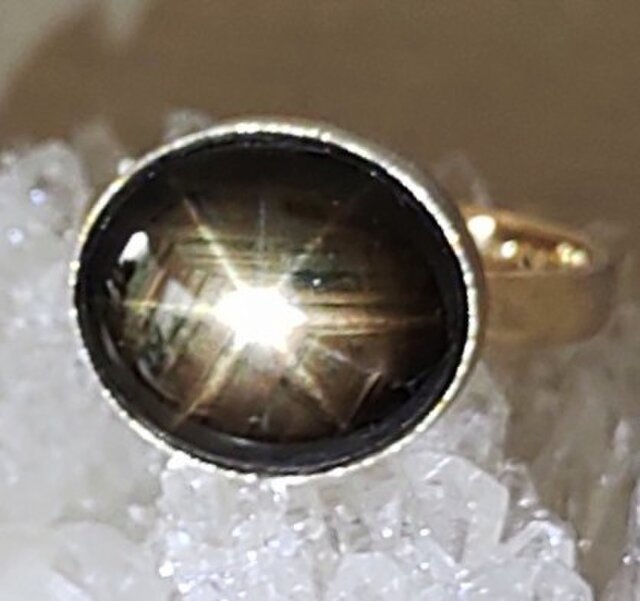 光の差す方へ＊black star sapphire K10 ring | iichi ハンドメイド・クラフト作品・手仕事品の通販