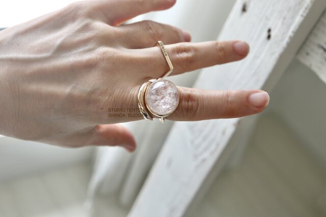 [モクモクpinkのsericite in quartz]ring | iichi ハンドメイド・クラフト作品・手仕事品の通販