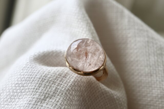 [モクモクpinkのsericite in quartz]ring | iichi ハンドメイド・クラフト作品・手仕事品の通販