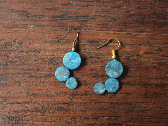 真鍮ピアス 泡玉軌跡 緑青 No.55 | iichi ハンドメイド・クラフト作品・手仕事品の通販