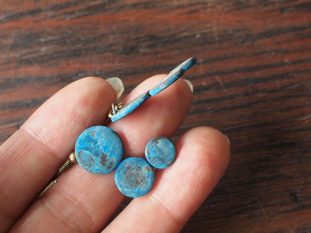 真鍮ピアス 泡玉軌跡 緑青 No.55 | iichi ハンドメイド・クラフト作品・手仕事品の通販