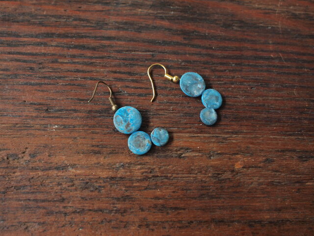 真鍮ピアス 泡玉軌跡 緑青 No.55 | iichi ハンドメイド・クラフト作品・手仕事品の通販