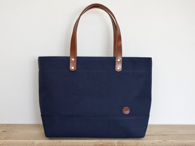 ジップトップ レザーハンドル帆布 トートバッグ A4横長 ネイビー | iichi 日々の暮らしを心地よくするハンドメイドやアンティークのマーケットプレイス