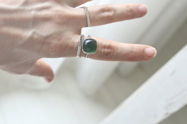 [お抹茶風味のgreen serpentine]ring | iichi 日々の暮らしを心地よくするハンドメイドやアンティークのマーケットプレイス