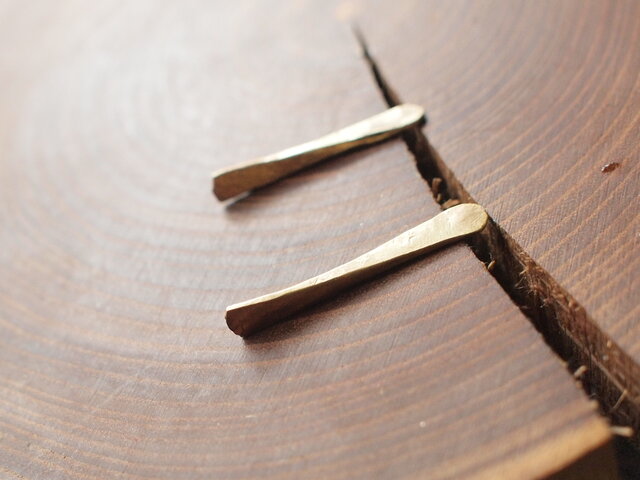 真鍮ピアス3.0/3.3センチ ぱきっと直線ひねり No.19 | iichi ハンドメイド・クラフト作品・手仕事品の通販