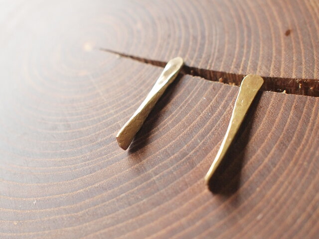 真鍮ピアス3.0/3.3センチ ぱきっと直線ひねり No.19 | iichi ハンドメイド・クラフト作品・手仕事品の通販