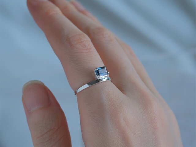 Rectangle ring ロンドンブルートパーズ 天然石シルバーリング silver925 | iichi 日々の暮らしを心地よくするハンドメイドやアンティークのマーケットプレイス