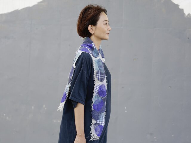 新定番、アクセサリーのようなminiウールストール/ブルー・レッド【雲間から見える世界Bird】 | iichi 日々の暮らしを心地よくするハンドメイドやアンティークのマーケットプレイス