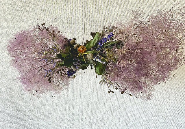 スモークツリーのフライングリース (ruby) | iichi ハンドメイド・クラフト作品・手仕事品の通販