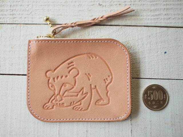 木彫り熊さん Lファスのポーチ カード、入ります 栃木レザーNo.14 | iichi ハンドメイド・クラフト作品・手仕事品の通販