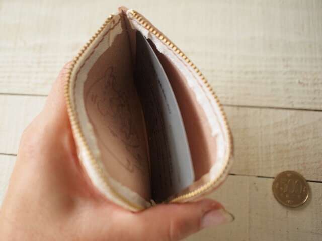 栃木オイルレザー 木彫り熊さん カード入ります No.27 | iichi ハンドメイド・クラフト作品・手仕事品の通販