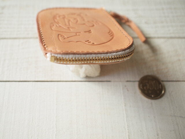 栃木オイルレザー 木彫り熊さん カード入ります No.27 | iichi ハンドメイド・クラフト作品・手仕事品の通販