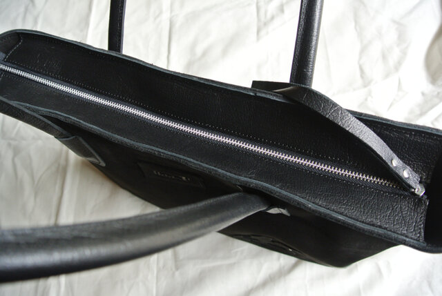 うさぎスカル（UR-1)、ヌバックのトート。 | iichi ハンドメイド・クラフト作品・手仕事品の通販