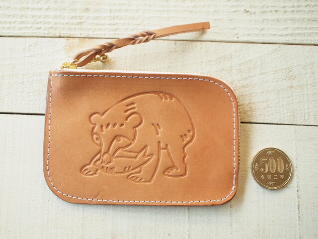 栃木オイルレザー 木彫り熊さん カード入ります No.24 | iichi ハンドメイド・クラフト作品・手仕事品の通販