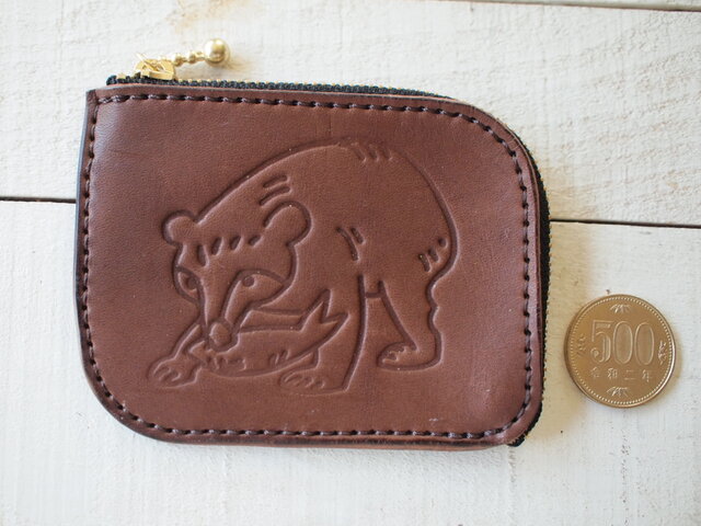 木彫り熊さん Lファスのポーチ カード、入ります 栃木オイルレザーNo.35 | iichi ハンドメイド・クラフト作品・手仕事品の通販
