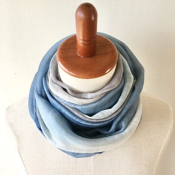 さらウール＊WOOLSILK＊薄花色×灰色＊手染ウールシルクストール | iichi ハンドメイド・クラフト作品・手仕事品の通販