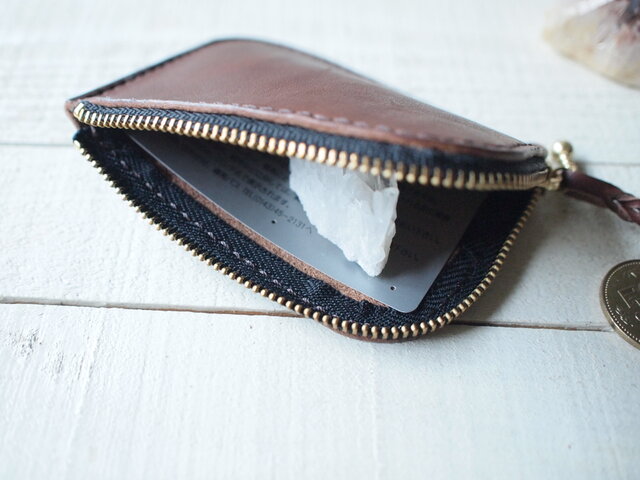 木彫り熊さん Lファスのポーチ カード、入ります 栃木オイルレザーNo.37 | iichi ハンドメイド・クラフト作品・手仕事品の通販