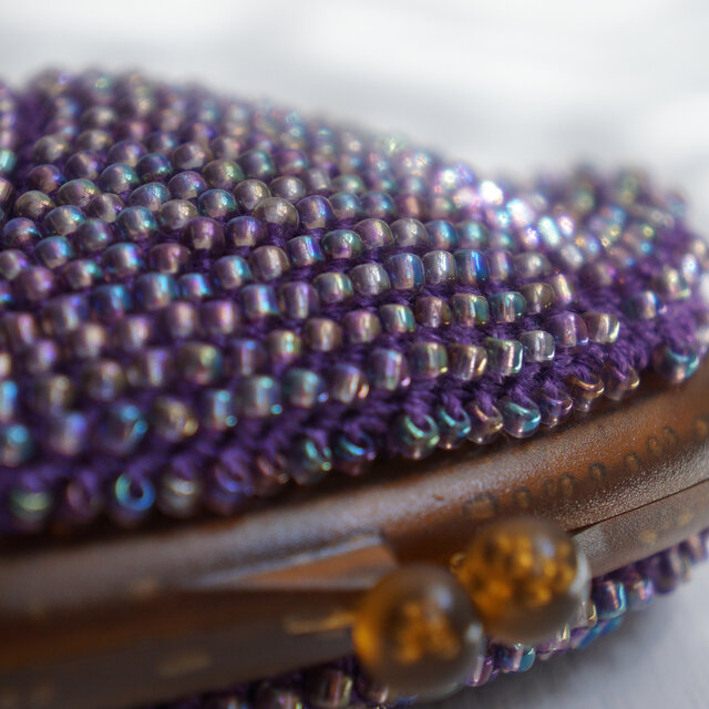 ばあば作☆☆ガラスビーズのプラがま（においすみれ・1702） | iichi 日々の暮らしを心地よくするハンドメイドやアンティークのマーケットプレイス