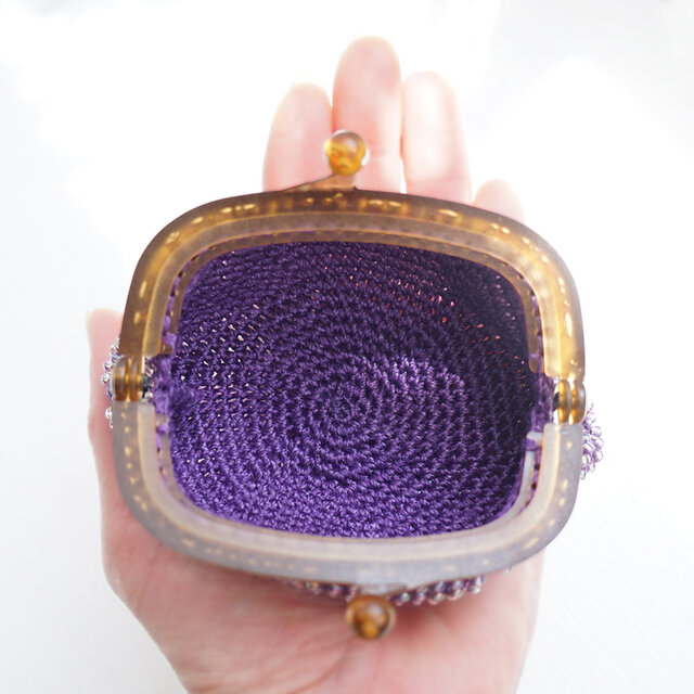 ばあば作☆☆ガラスビーズのプラがま（においすみれ・1702） | iichi 日々の暮らしを心地よくするハンドメイドやアンティークのマーケットプレイス