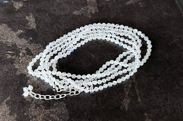 No. 197 ホワイトラブラドライトのネックレス（3-3.5mm） | iichi ハンドメイド・クラフト作品・手仕事品の通販