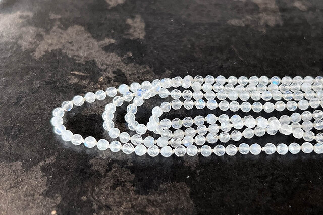 No. 197 ホワイトラブラドライトのネックレス（3-3.5mm） | iichi ハンドメイド・クラフト作品・手仕事品の通販