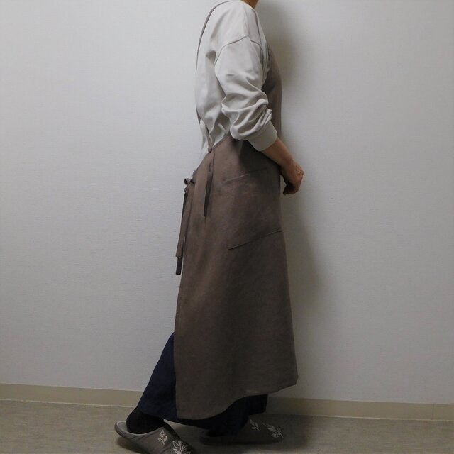 大人のためのデイリーエプロン ＊ モカ | iichi ハンドメイド・クラフト作品・手仕事品の通販