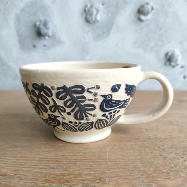 リスととりの搔きおとしTeaカップ | iichi ハンドメイド・クラフト作品・手仕事品の通販