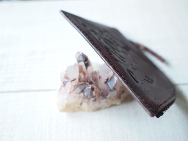 木彫り熊さん Lファスのポーチ カード、入ります 栃木オイルレザーNo.33 | iichi ハンドメイド・クラフト作品・手仕事品の通販