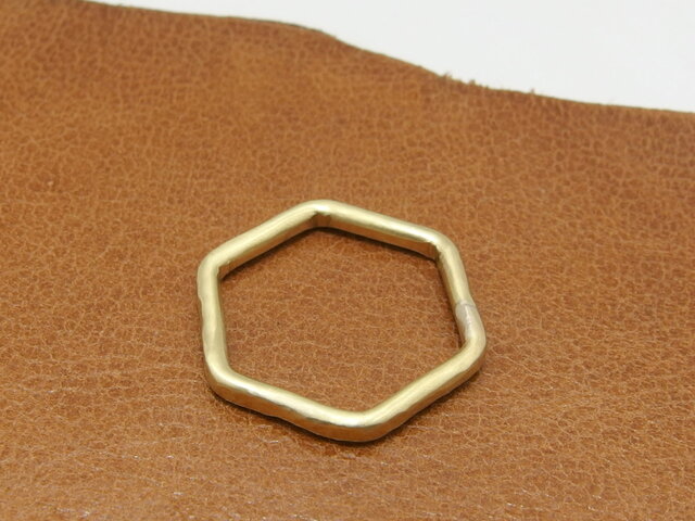 真鍮リング 六角 2ミリ幅【brass】 | iichi ハンドメイド・クラフト作品・手仕事品の通販
