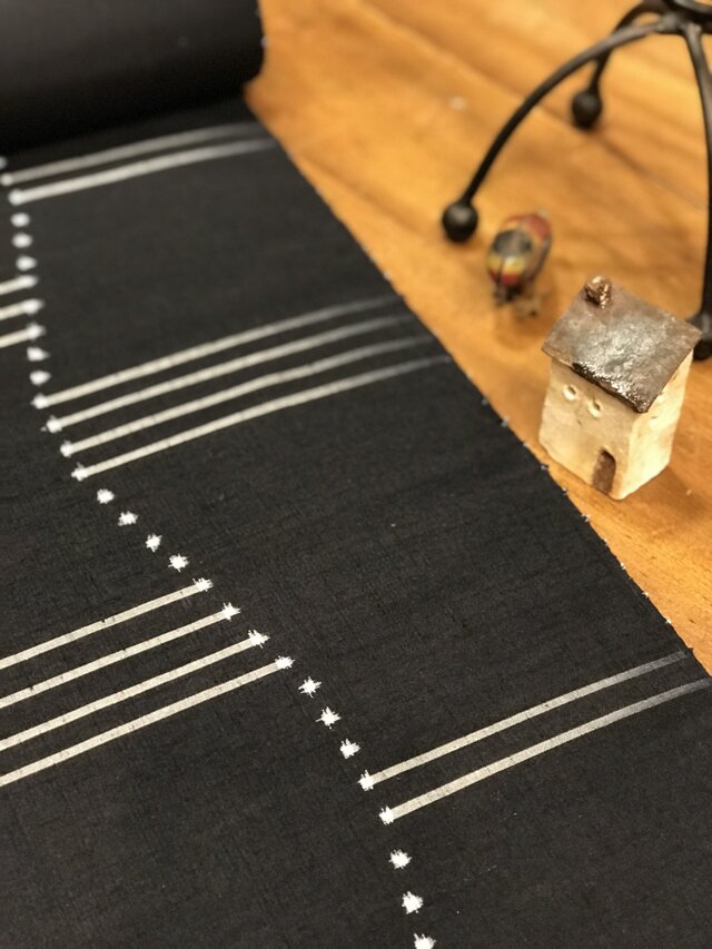 黒地絣反物 | iichi ハンドメイド・クラフト作品・手仕事品の通販