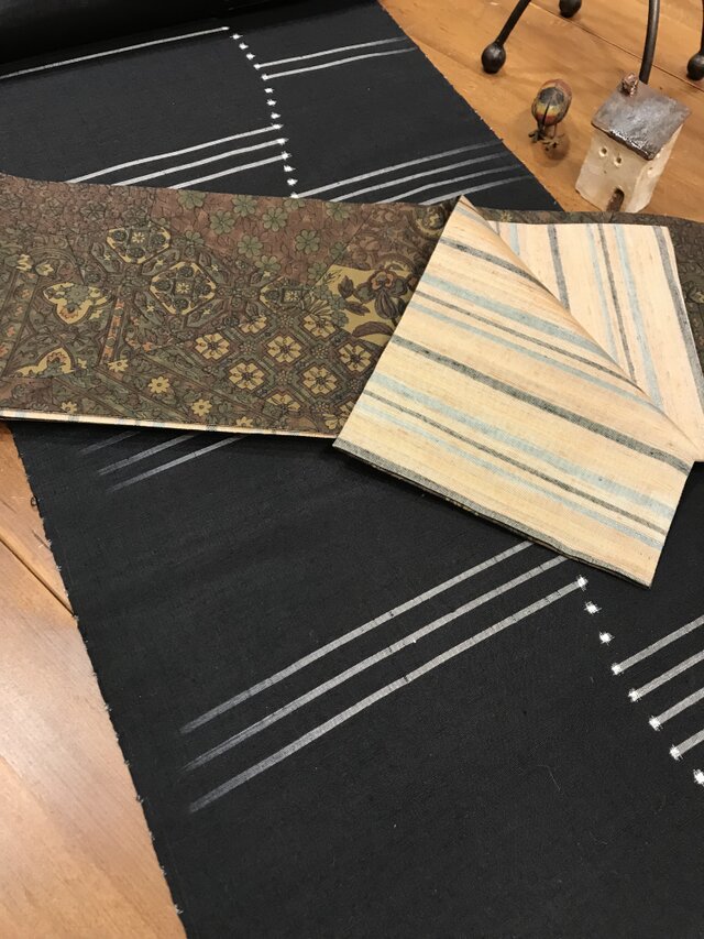 黒地絣反物 | iichi ハンドメイド・クラフト作品・手仕事品の通販