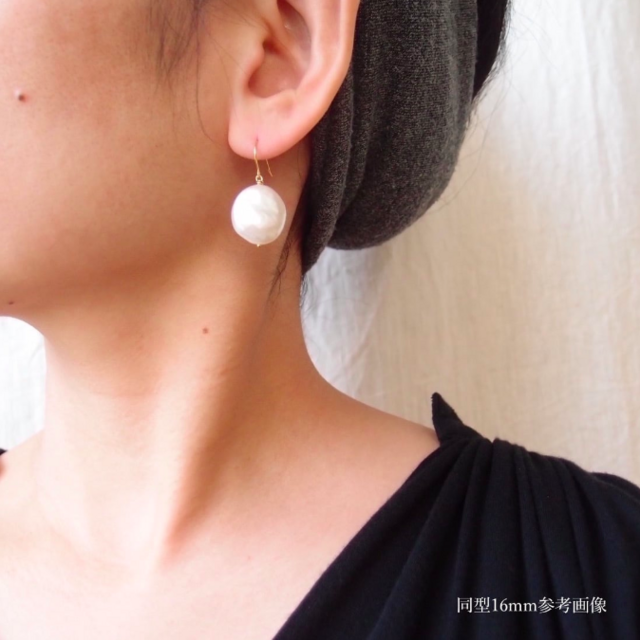 コインパールのフックピアス【K14gf】15mm | iichi ハンドメイド・クラフト作品・手仕事品の通販
