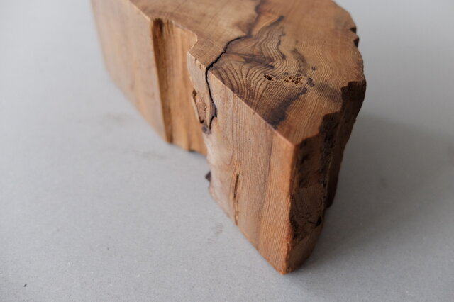 屋久杉の一輪挿し（P） | iichi ハンドメイド・クラフト作品・手仕事品の通販