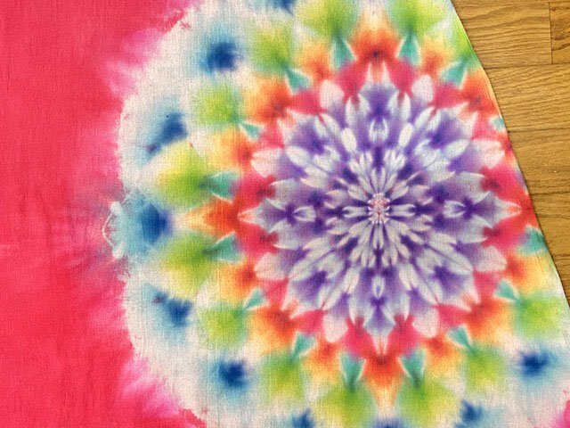 タイダイ染め 新型ヘンリーネック長袖ワンピース 優しい朱色に幻想的な大曼荼羅 HD17-17 | iichi 日々の暮らしを心地よくするハンドメイドやアンティークのマーケットプレイス