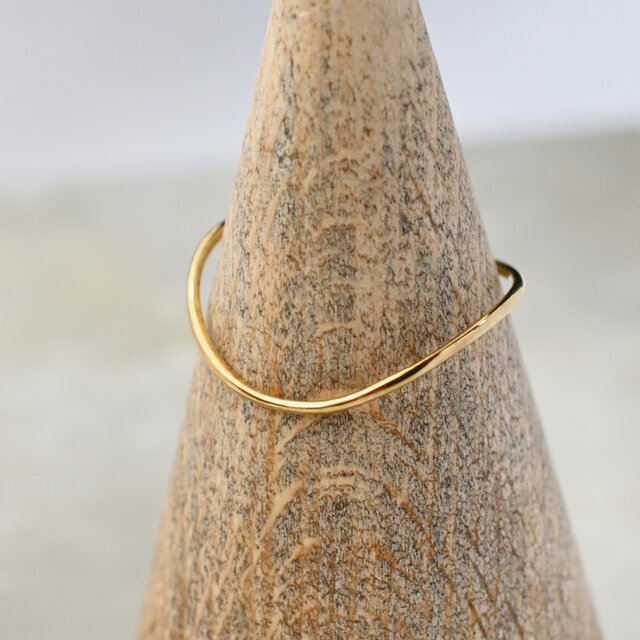 鏡面 K18GPゴールドウェーブプレーンリング 0.8mm幅 グロス｜K18GP RING bs｜875 | iichi 日々の暮らしを心地よくするハンドメイドやアンティークのマーケットプレイス