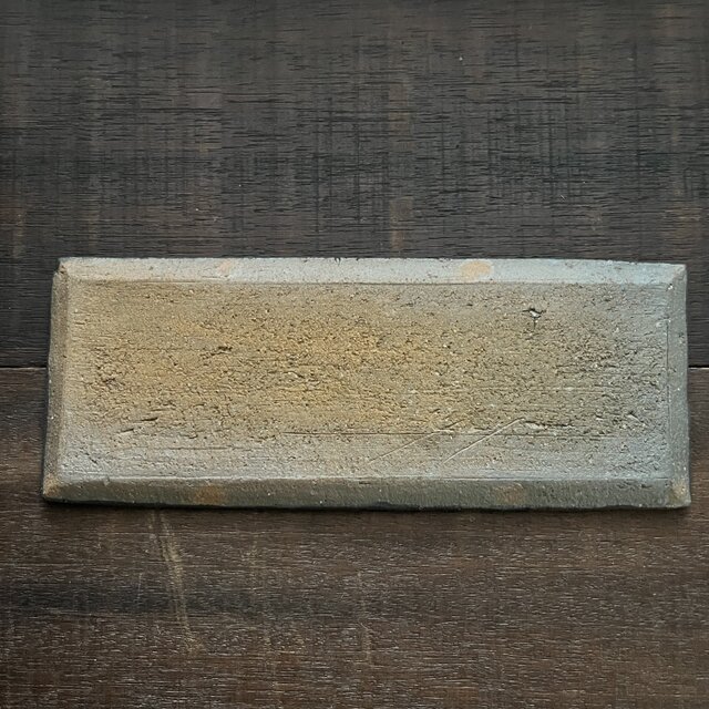 黒釉&黒泥彩 長角板皿 (geometrical pattern−8) | iichi ハンドメイド・クラフト作品・手仕事品の通販