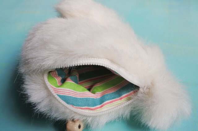 ミニうさぎポーチ（白）007 | iichi 日々の暮らしを心地よくするハンドメイドやアンティークのマーケットプレイス