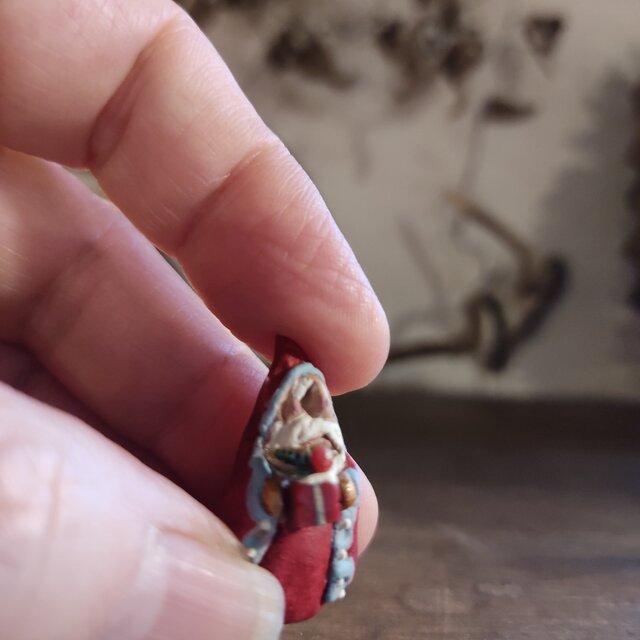 小さな小さなサンタクロース 36(プレゼントボックス) | iichi ハンドメイド・クラフト作品・手仕事品の通販