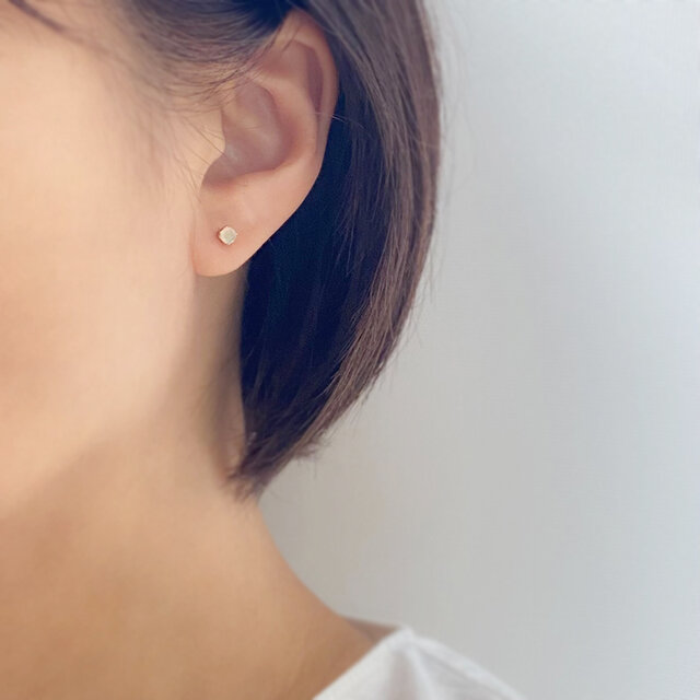 エチオピア プレシャスオパール 3mm スタッドピアス --Birth stone-- | iichi ハンドメイド・クラフト作品・手仕事品の通販