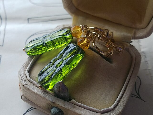 ヴィンテージ Olive/Topaz Rectangle-flower（20×8㎜）14Kgfピアス（またはイヤリング） | iichi ハンドメイド・クラフト作品・手仕事品の通販