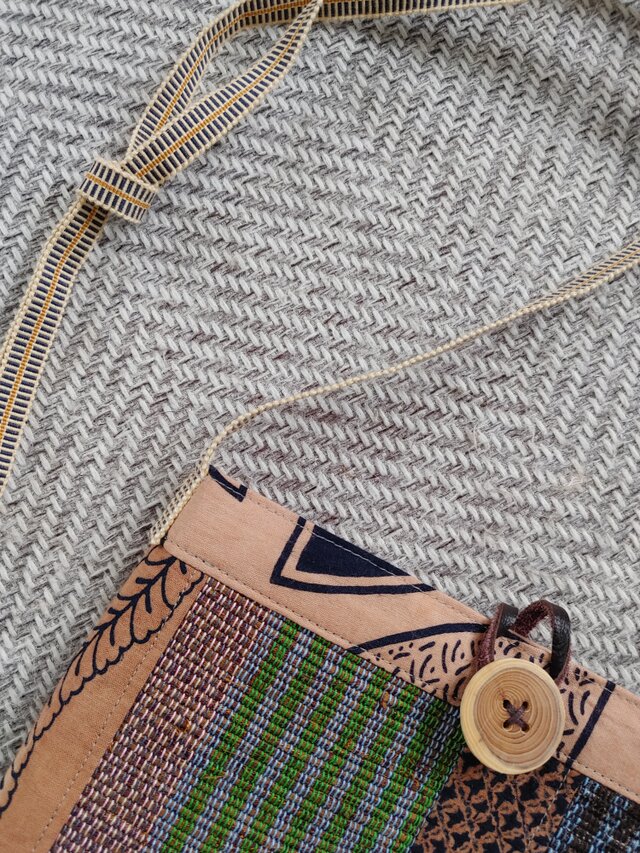 柿渋と裂き織りのペタンコショルダー | iichi ハンドメイド・クラフト作品・手仕事品の通販