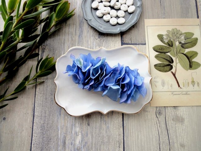 バレッタ 濃密に花開く 紫陽花 #5 ブルー | iichi 日々の暮らしを心地よくするハンドメイドやアンティークのマーケットプレイス