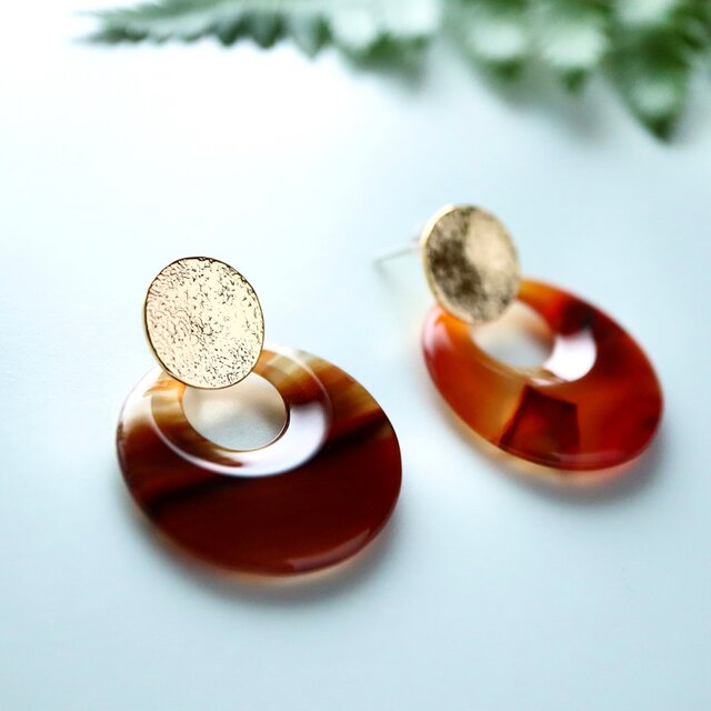 [Petite] 限定1点！ベッコウカラーのアゲートピアス【ダークブラウン】 | iichi - ハンドメイド・アンティーク・食品・ギフト・手作り