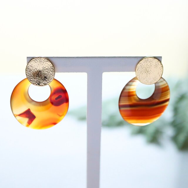 [Petite] 限定1点！ベッコウカラーのアゲートピアス【ダークブラウン】 | iichi - ハンドメイド・アンティーク・食品・ギフト・手作り